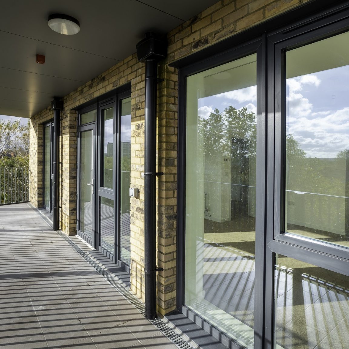 Structural Glazing: Glass oriel bay windows - Sealtite Group
